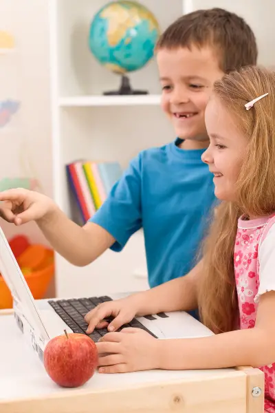 SchoolhouseTeachers.com: 10 Reasons Homeschoolers Love It